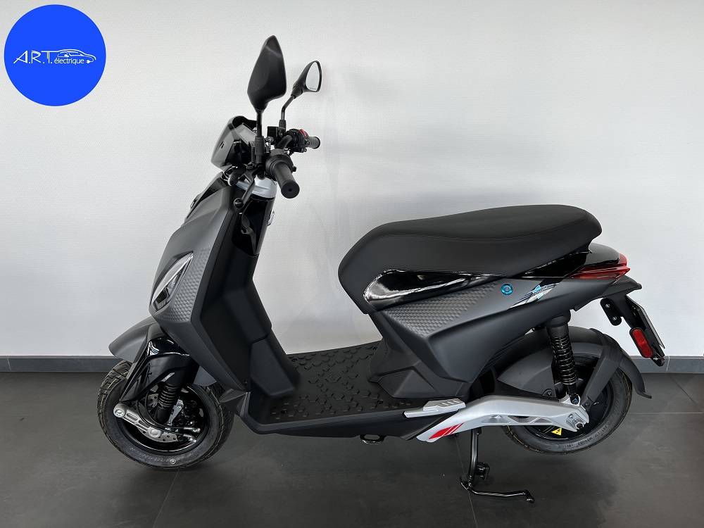 PIAGGIO 1 ACTIVE ELECTRIQUE | A.R.T automobiles